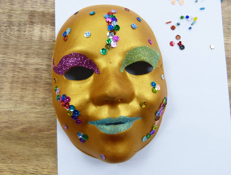 Masken basteln Fasching - trendmarkt24 Bastelidee