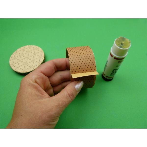 Basteln mit Tonpapier | Eine schöne Schmuckdose in Naturfarben