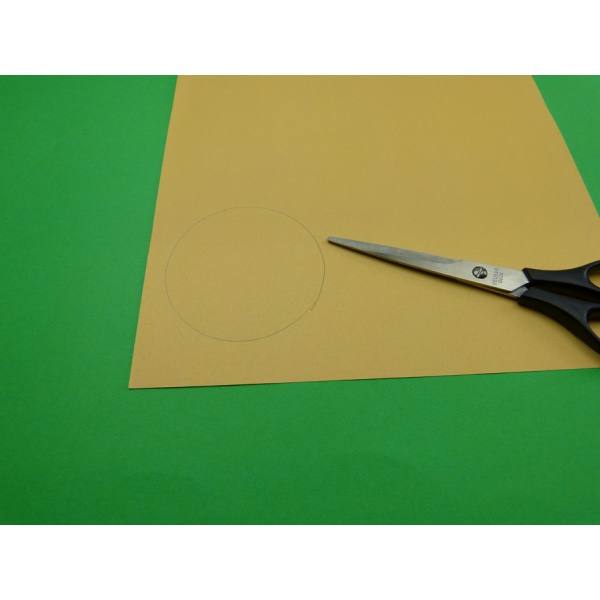 Basteln mit Tonpapier | Eine schöne Schmuckdose in Naturfarben